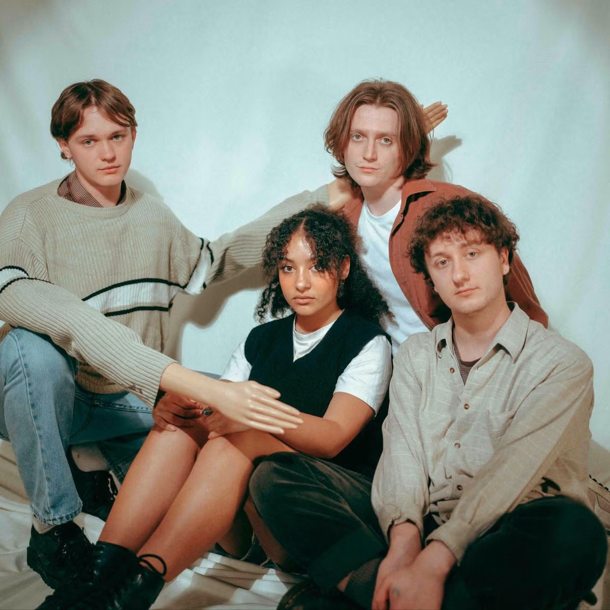 فرقة 'English Teacher' تفوز بجائزة 'ميركوري' عن ألبومها الأوّل | النهار