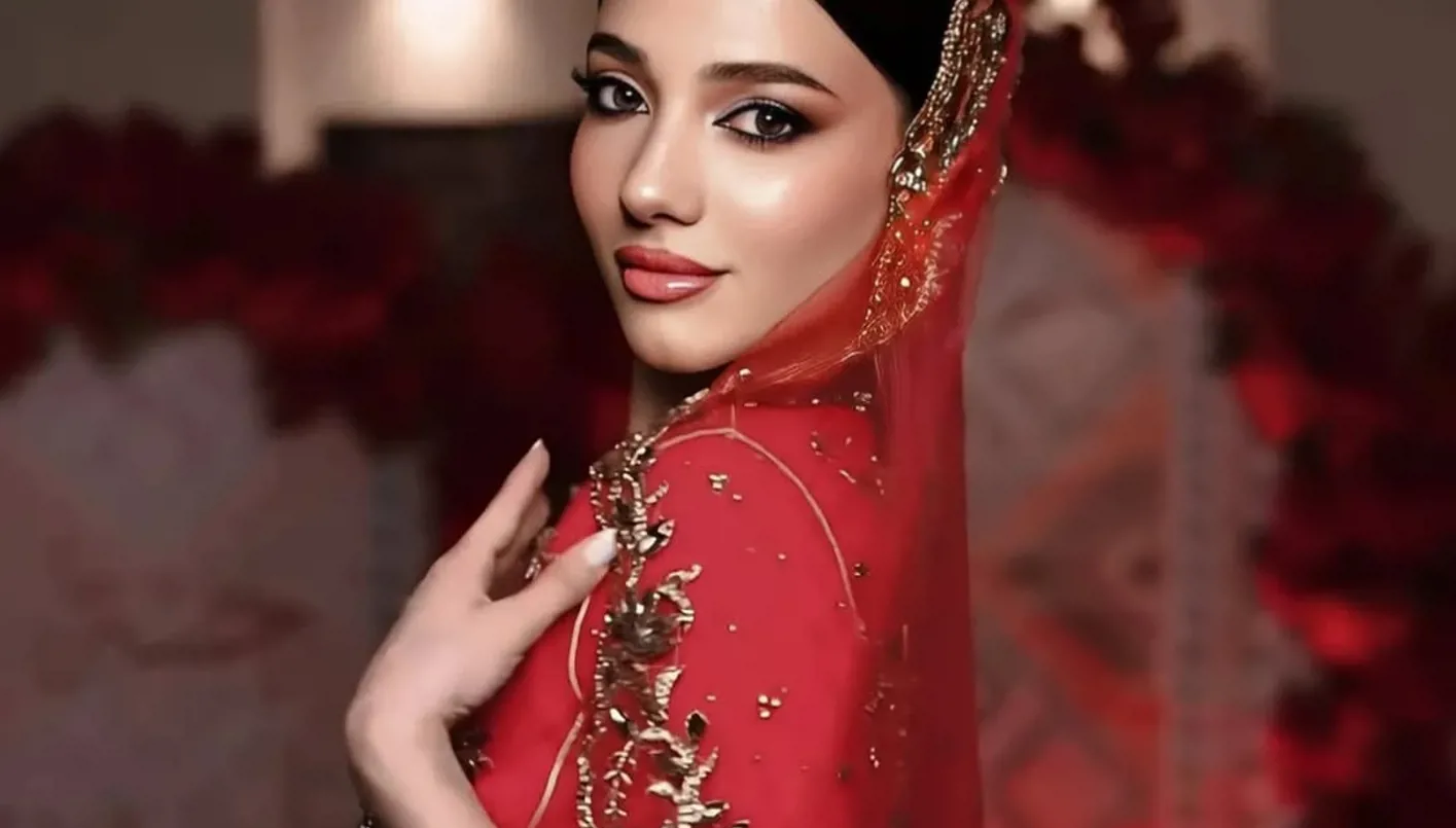 نارين بيوتي تختار القفطان التقليدي الفخم وترقص في ليلة الحنة (صور وفيديو) | النهار