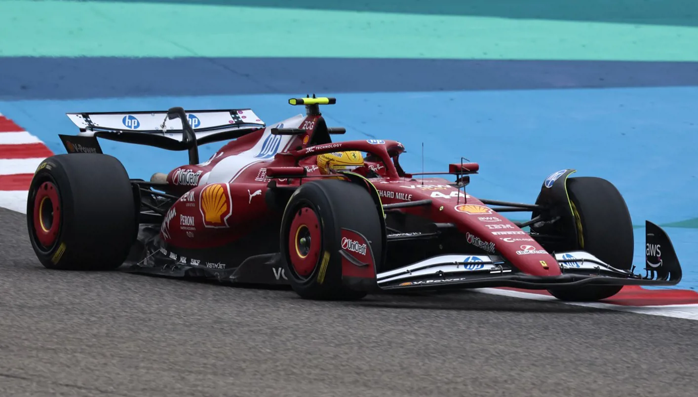 هاميلتون يقيم أداء فيراري بعد بدء التجارب | النهار